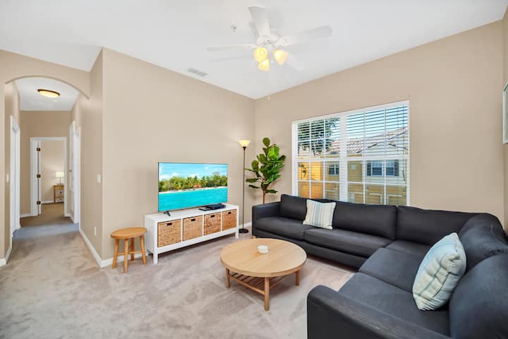 Cozy And Fun Disney Vacation Home - With Pool! - Celebration, FL