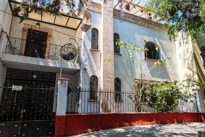 Amplia Casa Con Hermosa Arquitectura! - Mexico City
