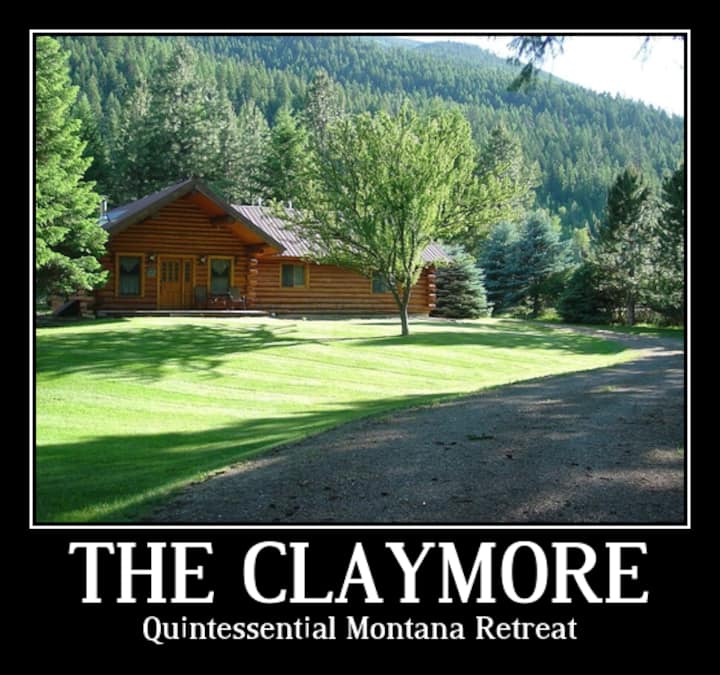 Quintessential Mt Riverfront Log Home Experience! - 리비