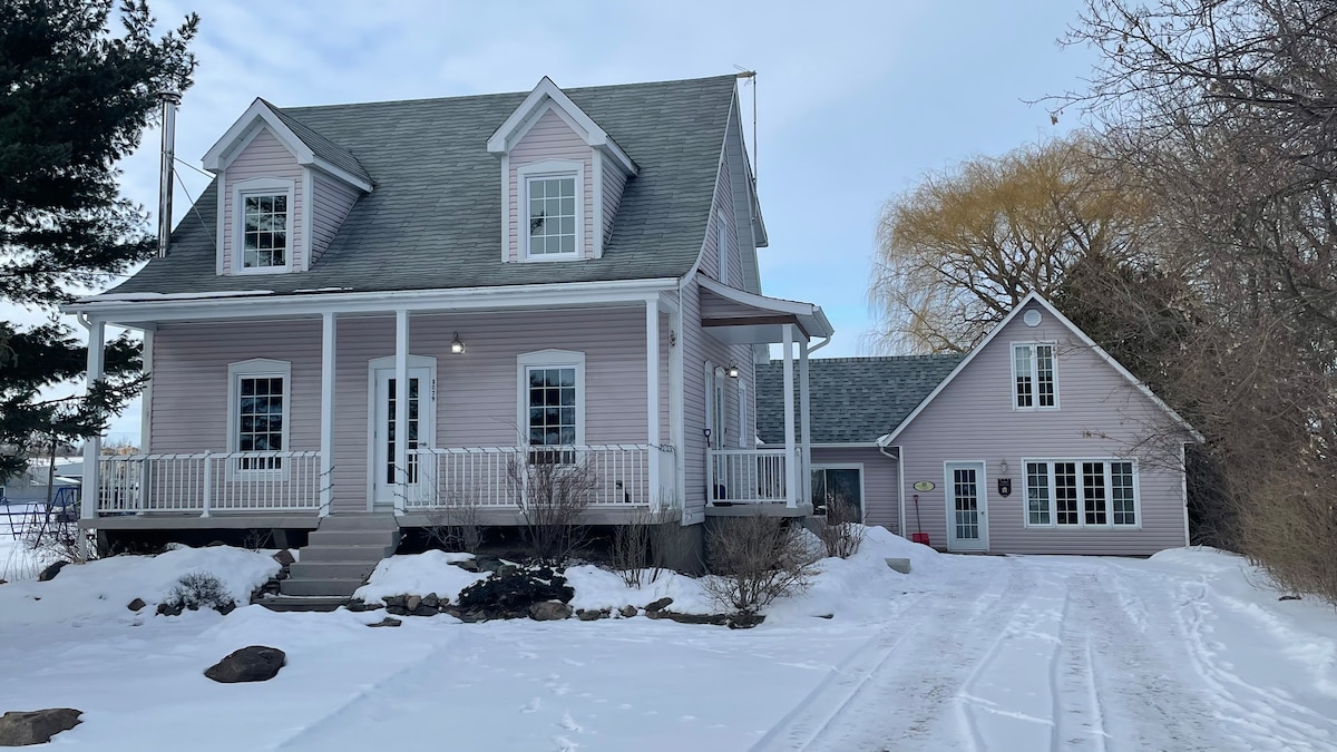 La Grande Maison Champêtre - Maisons à louer à Saint-Valérien-de-Milton ...