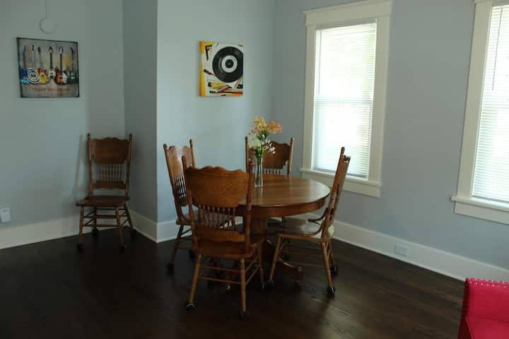 On Busline Near Downtown - Nashville, TN