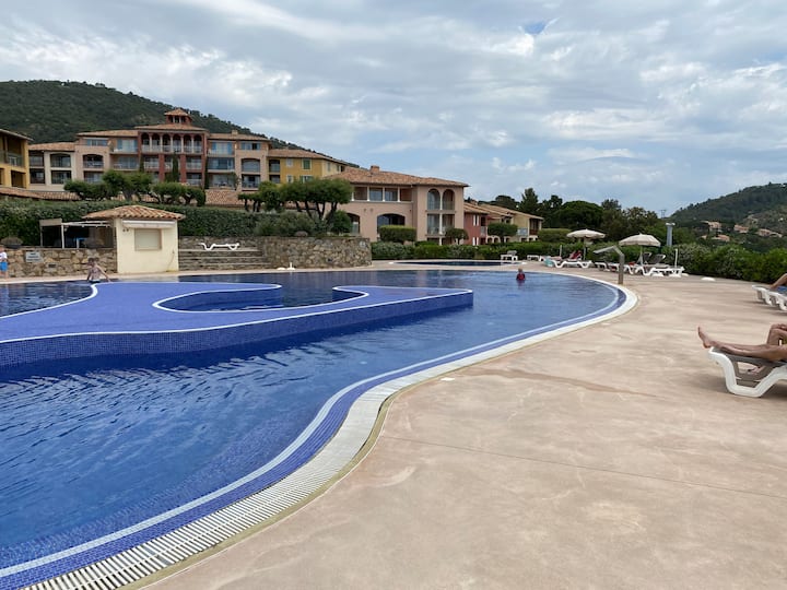 Appartement Vue Mer Avec Piscine - Les Issambres