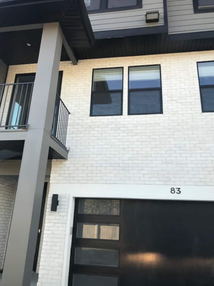 Deluxe Townhouse W/2 Car Garage, Work Or Family! - Loveland Living Planet Aquarium, Draper