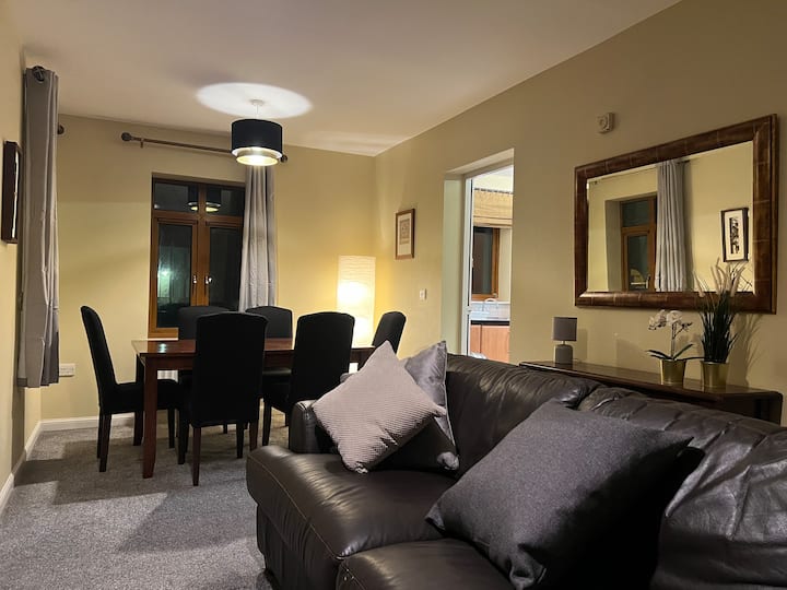 Cosy Malone - 2br Apartment Bt9 - W/balcony - Belfast
