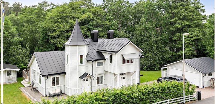 Trevligt Hus Med Baddrocksavstånd Till Sjön - Alingsås