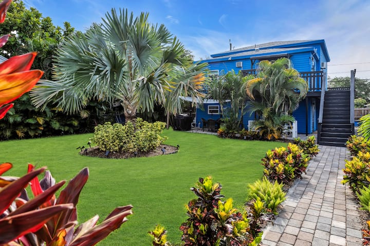 Bright & Fun 2br W/ Hugeyard&wifi Near Beach & Wpb - Atlantis, FL