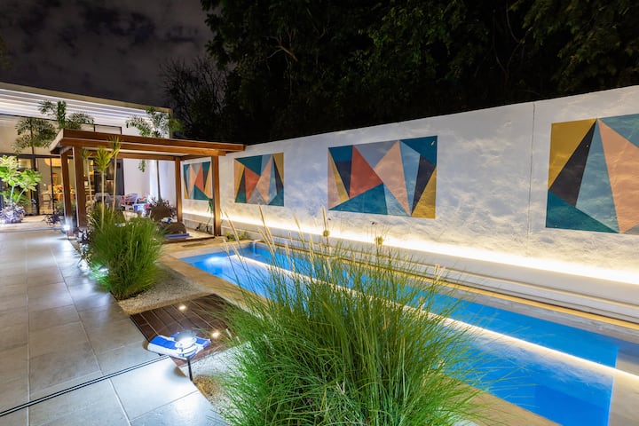 Alebrijes. Modern Home In Centro, Parking, 3 Br - Merida