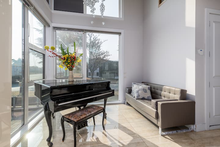 Spacious 5br House/up To 10guests - Vancouver