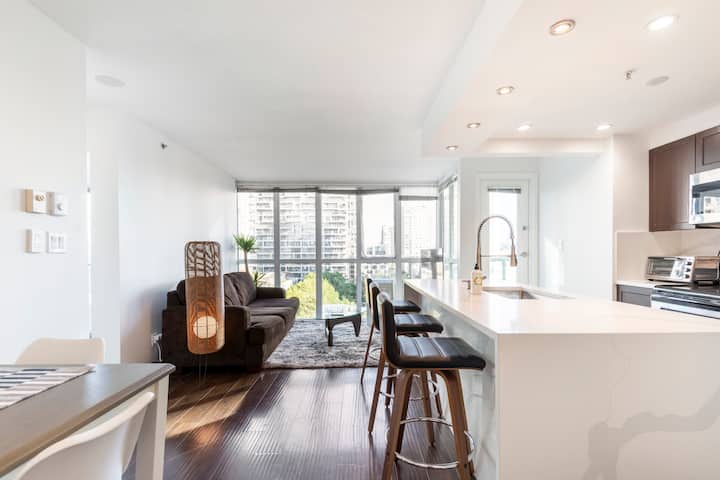 Luxury 2-bedroom Condo Beach Side Yaletown - Vancouver