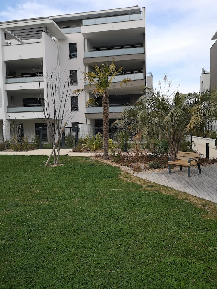 Bel Appartement Dans Un Beau Quartier De Valence - Valence