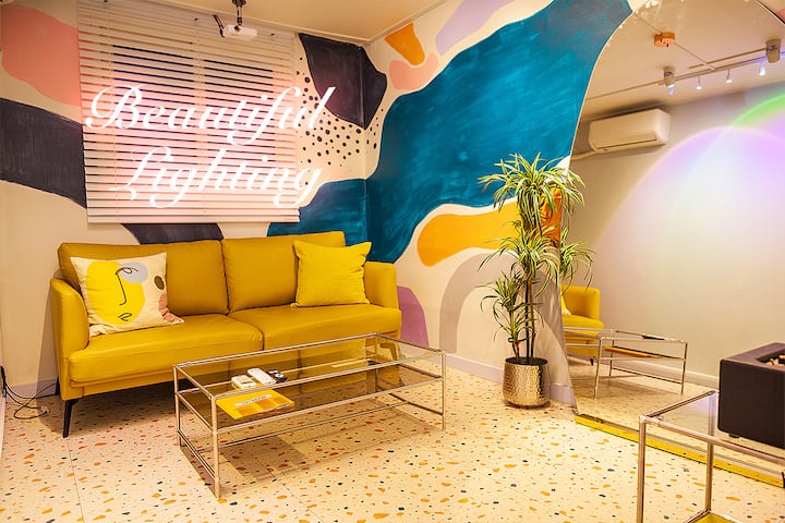 [미호재 홍대 1호]홍대입구역 도보3분,짐 보관, 빔 프로젝터(Ott제공),간단취사 - Séoul