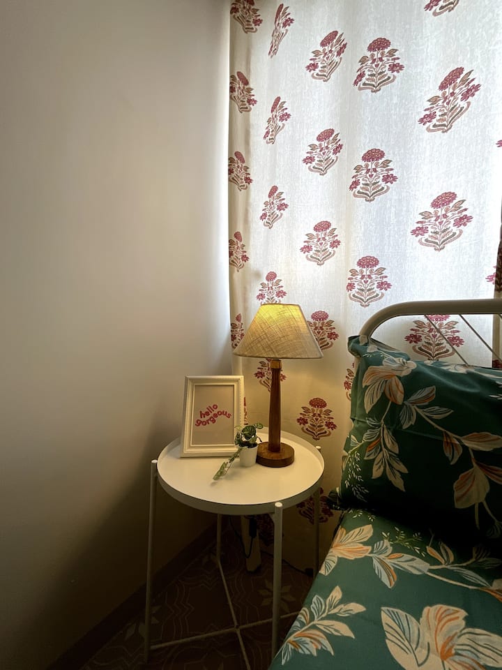 Calm & Petite Room @ Soul Route / Queen Bed - Bhubaneswar