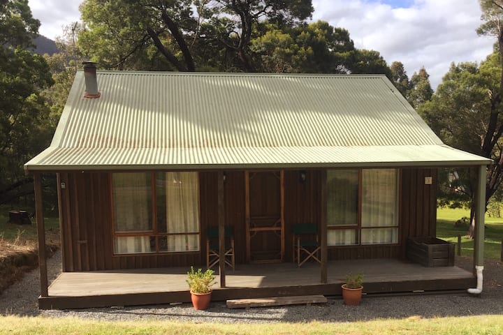 Cottage 3/8 Glen Street,holiday Rental, 2 Bedroom - Halls Gap