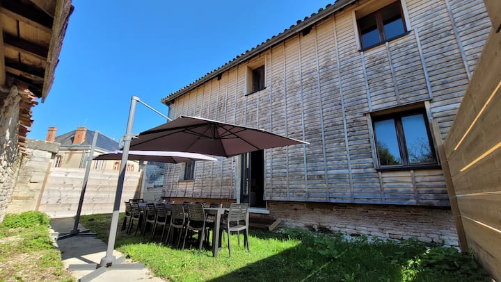Très Grand Gîte Au Domaine Le Colombier - Aube