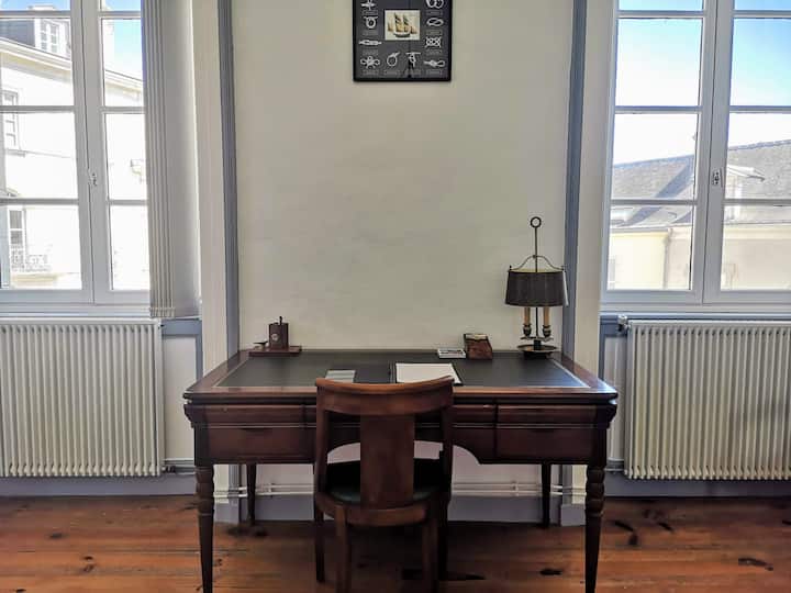 Emplacement Idéal - Grand Appartement Authentique - Vannes