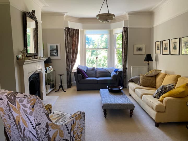 Stunning River Fronted Victorian Property - York
