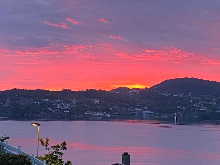 Trivelig Hus Med Stor Hage Og Nydelig Utsikt - Bergen, Norway