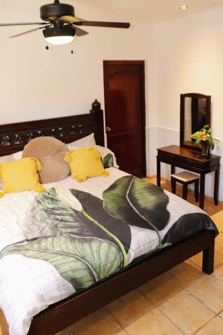 King Size Bedroom Central Curaçao W/ Pool - Curaçao