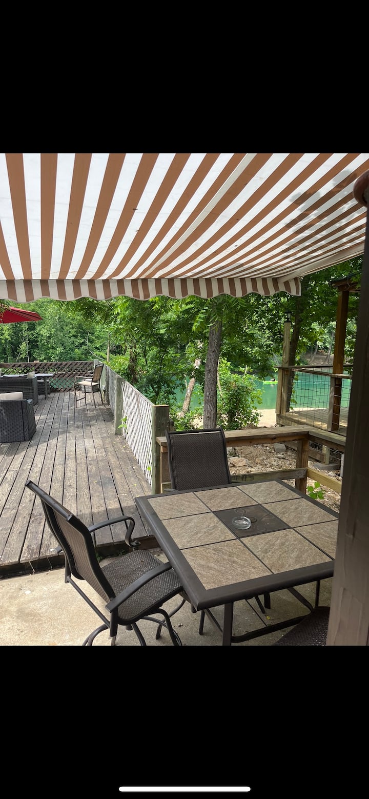 Riverfront Cabin - Eminence, MO