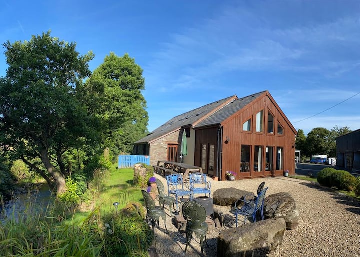 Riverside Barn Ideal For Groups Brecon Beacons - Wales
