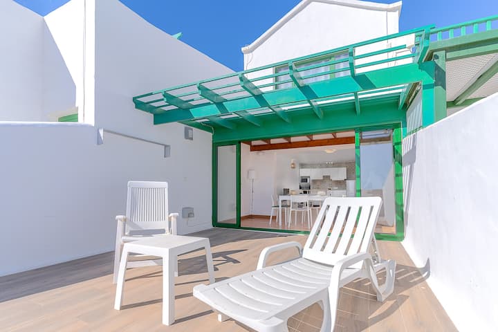 Fantástico Apartamento Con Terraza Y Vistas Al Mar - Teguise