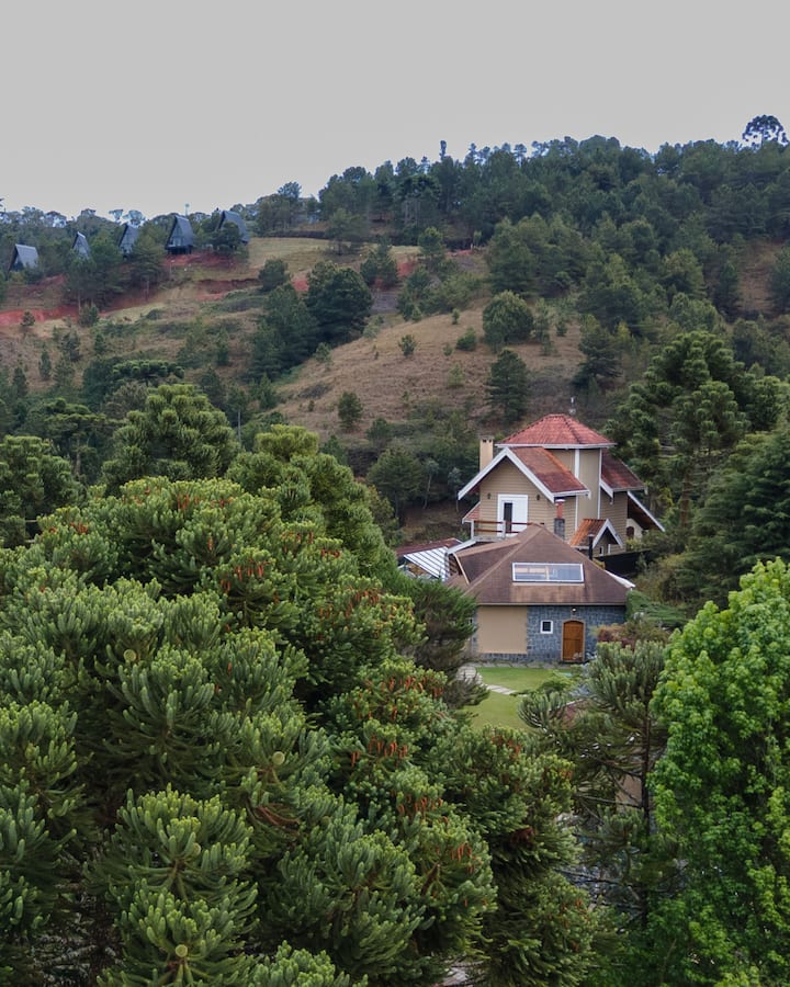 Mansão Olhos Verdes | Luxuosa - Piscina E Hidro - Campos do Jordão