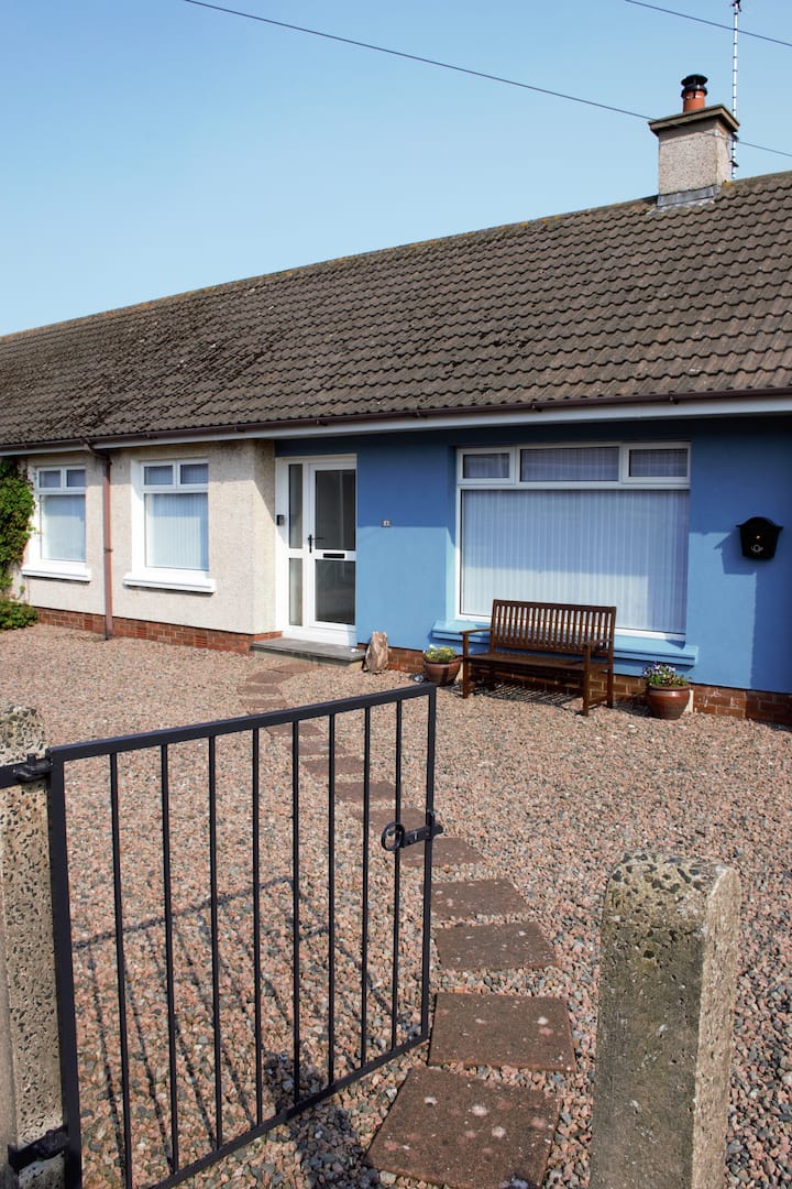 No.4 Cosy Coastal Cottage - Portballintrae