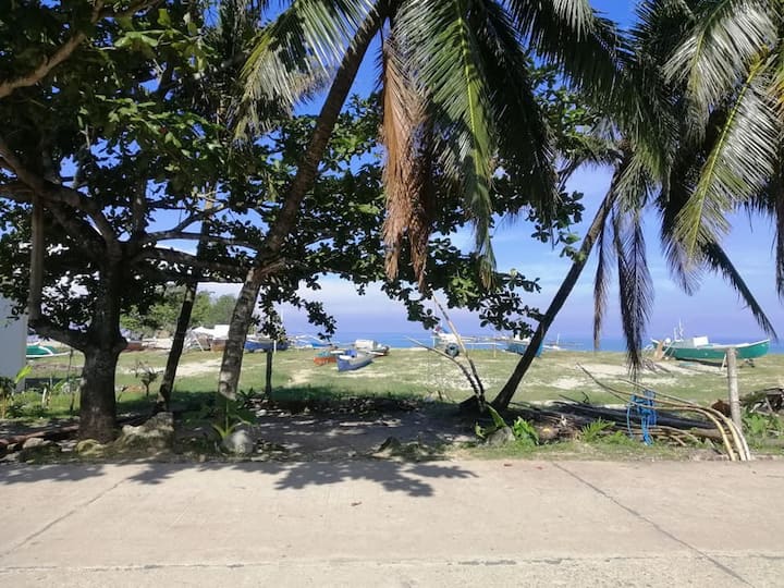 Cozy 2 Bedroom Surf Shack With Patio, Beach Front - Sipalay