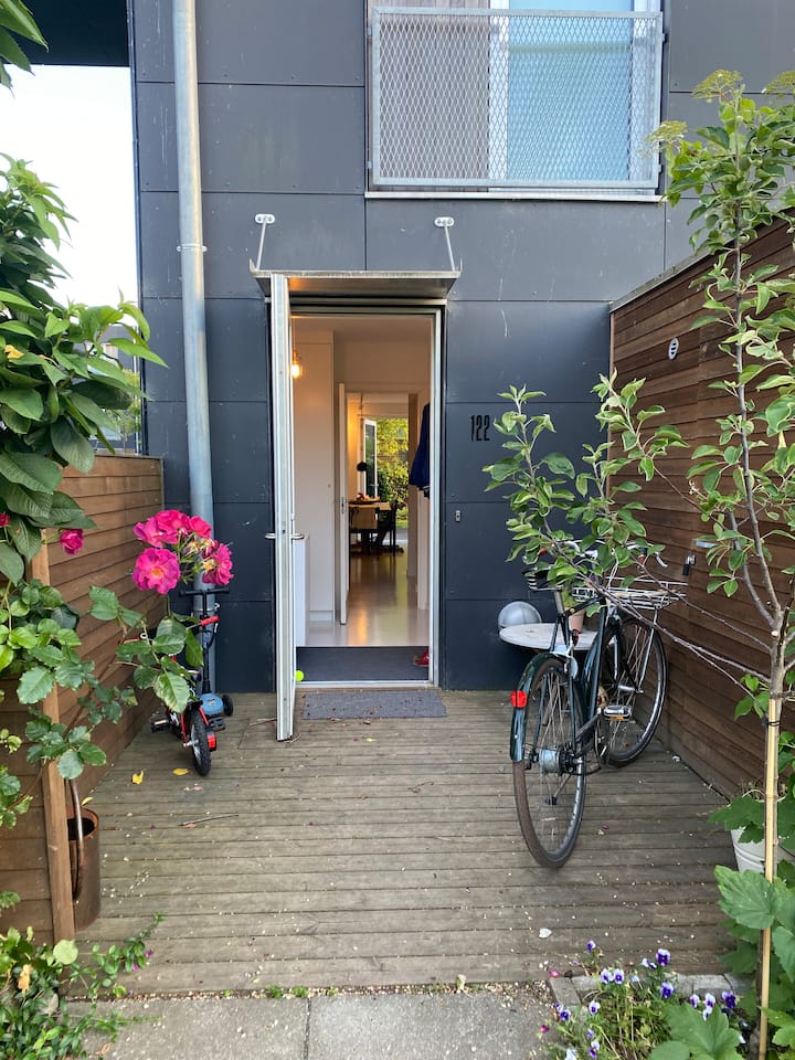 Skønt Byhus Lige Ud Til Vandet - Copenhagen