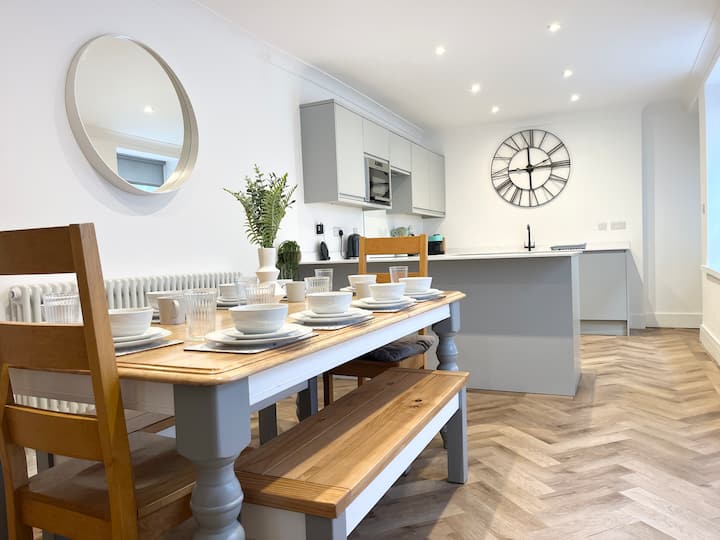 Generous 5 Bed House~penzance Close To Station - Penzance