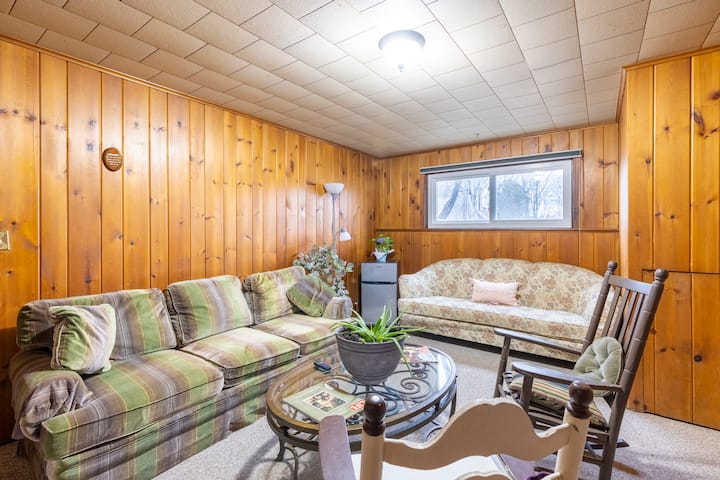 Comfort By The Adirondacks. Sleeps 3. Rm 1 Of 3. - Gloversville, NY