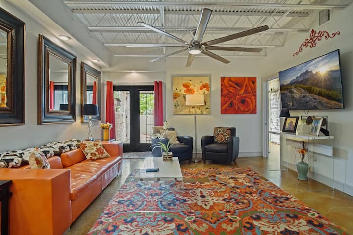 Luxury 2 Bedroom Condo, Midtown Okc - Wifi & Pool! - Bricktown - Oklahoma City