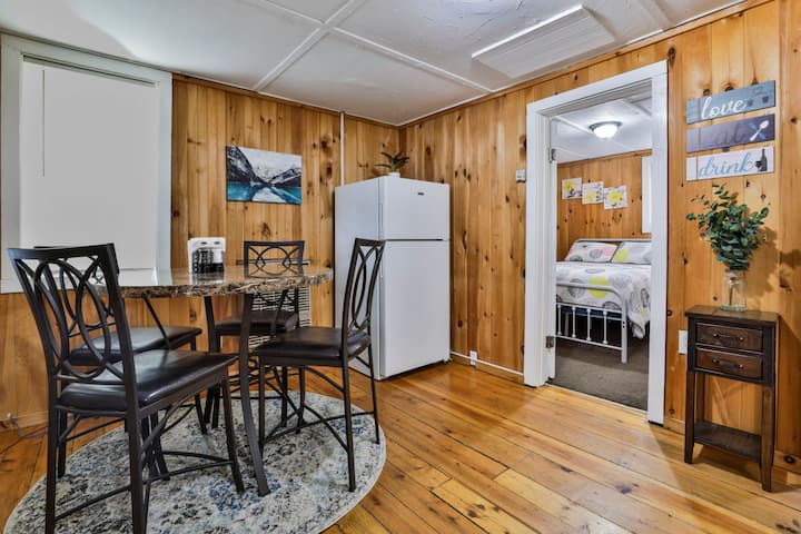 Lovely Cozy Cottage In Laconia - New Hampshire (State)