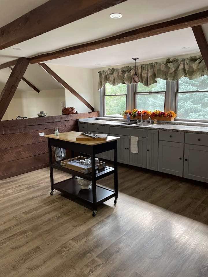 Lovely 2 Bedroom On The Second Floor . - Cheshire, MA