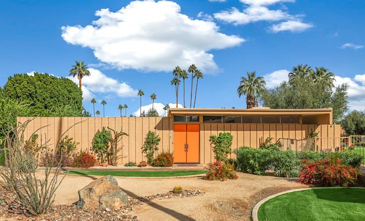 The Orange Door Sandpiper Retreat - Palm Desert, CA