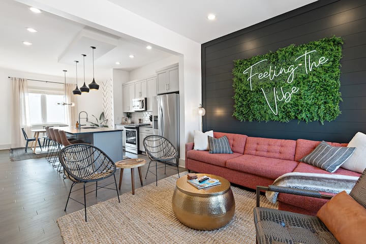 East Nashville Condo For Groups- Close To Broadway - Nashville, TN