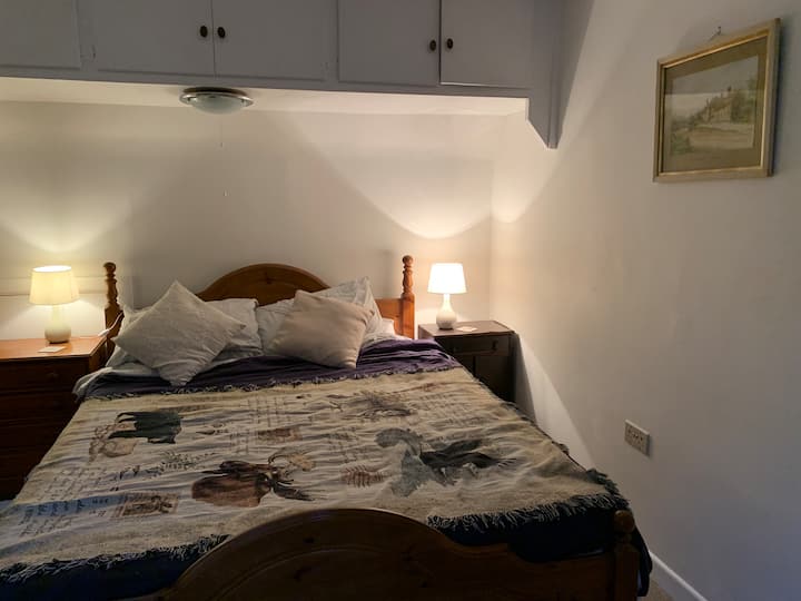 Balcony Bedroom At Avon Castle Hideaway - Ringwood