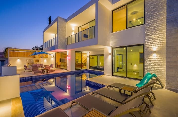 Kalkan’da ÖZel Havuzlu Lüks Tatil Villası - Kalkan