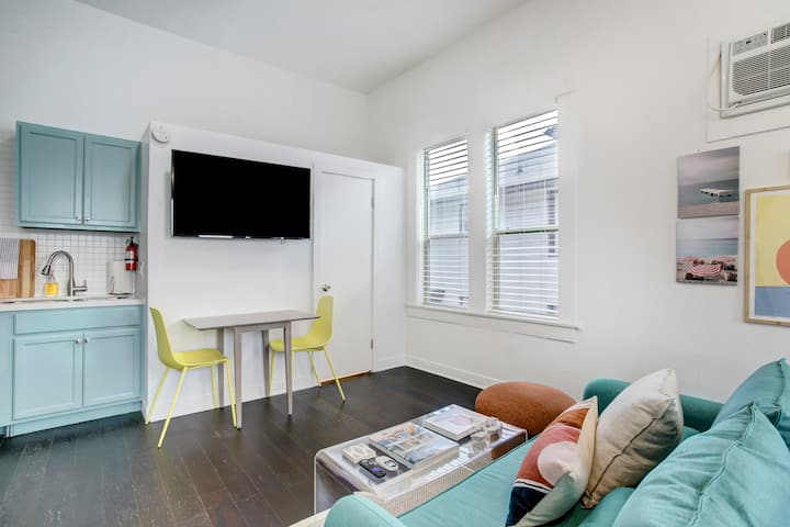 Cozy Montrose Studio - South Park - Houston