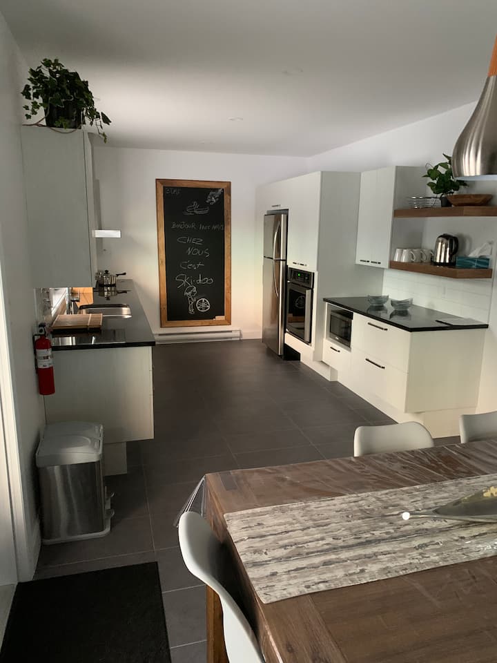 Nouveau Chalet 2023 De 3ch.  Bord Du Lac Le Tricia - Saguenay