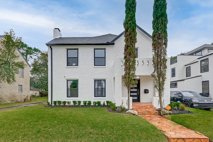 Beautiful New Renovation!! 3 Bed 1.5 Bath 7 Guests - Houston, TX