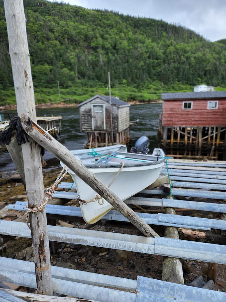 Nan & Pops Place: Steps To The Ocean - Newfoundland and Labrador
