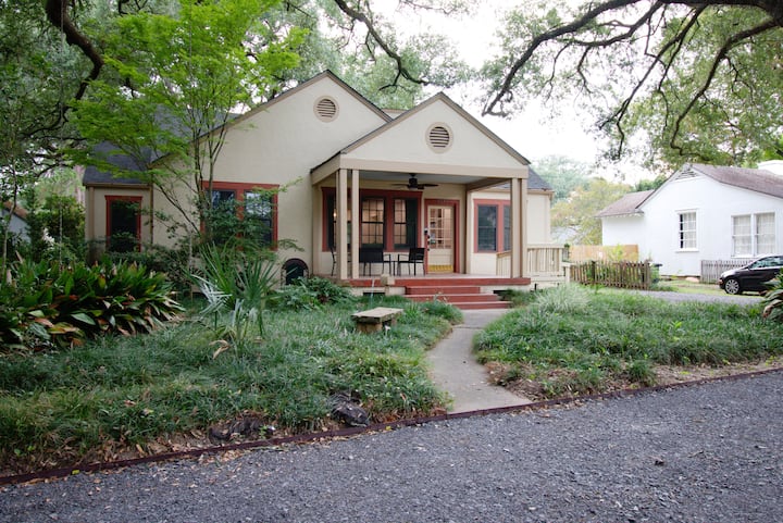 Shady Oaks Cottage 20min Walk To Lsu Games! - Baton Rouge, LA