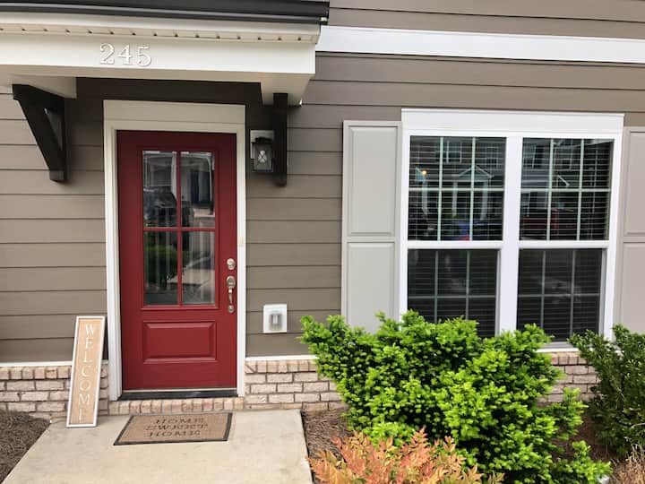 New Cheerful Townhouse - 2 Bedroom - Gallatin, TN