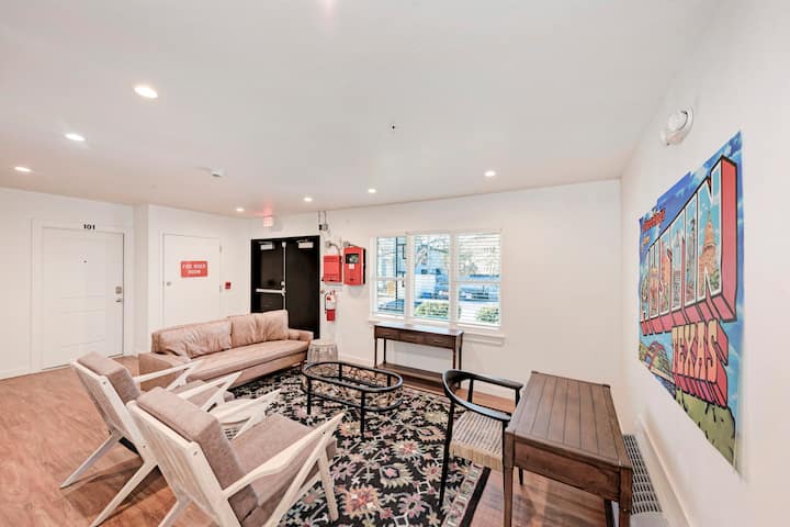 210 –Cozy Studio Dwntwn, Moody Theatre, Ut Stadium - Mueller - Austin