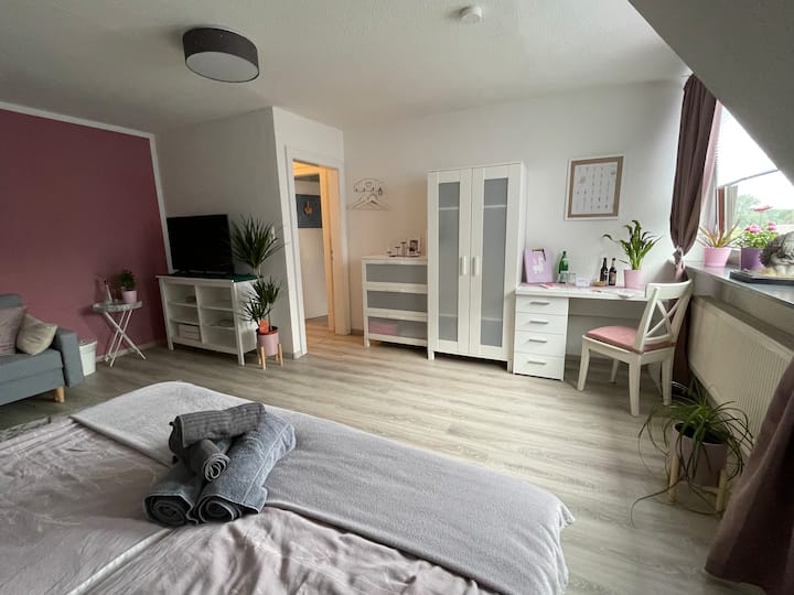Schönes Privates Zimmer
„Nähe Wacken“
Mit Bad - Itzehoe