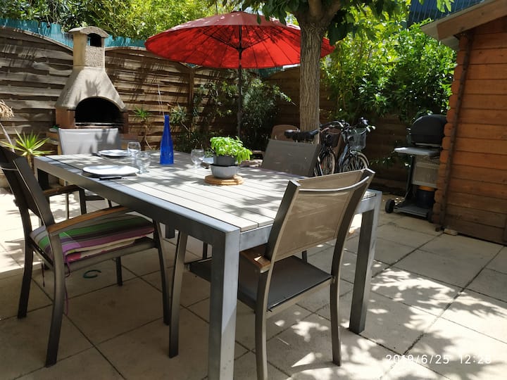 Joli Plain Pied Avec Jardin Clos & Parking Gratuit - Le Grau-du-Roi