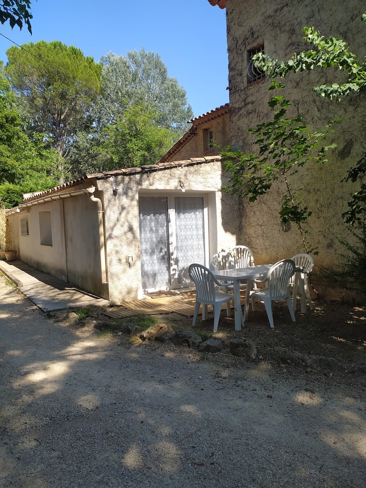 Studio Indépendant Dans Propriété Provençale - Tourtour