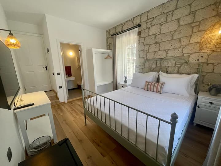 Havuz Olanağı Sunan Butik Otel - Alaçatı