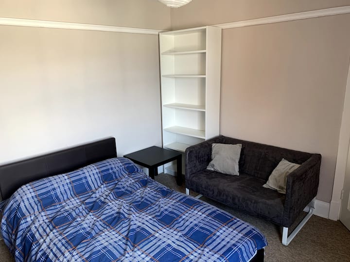 Serviced Private Room In The Heart Of Loughborough - Loughborough